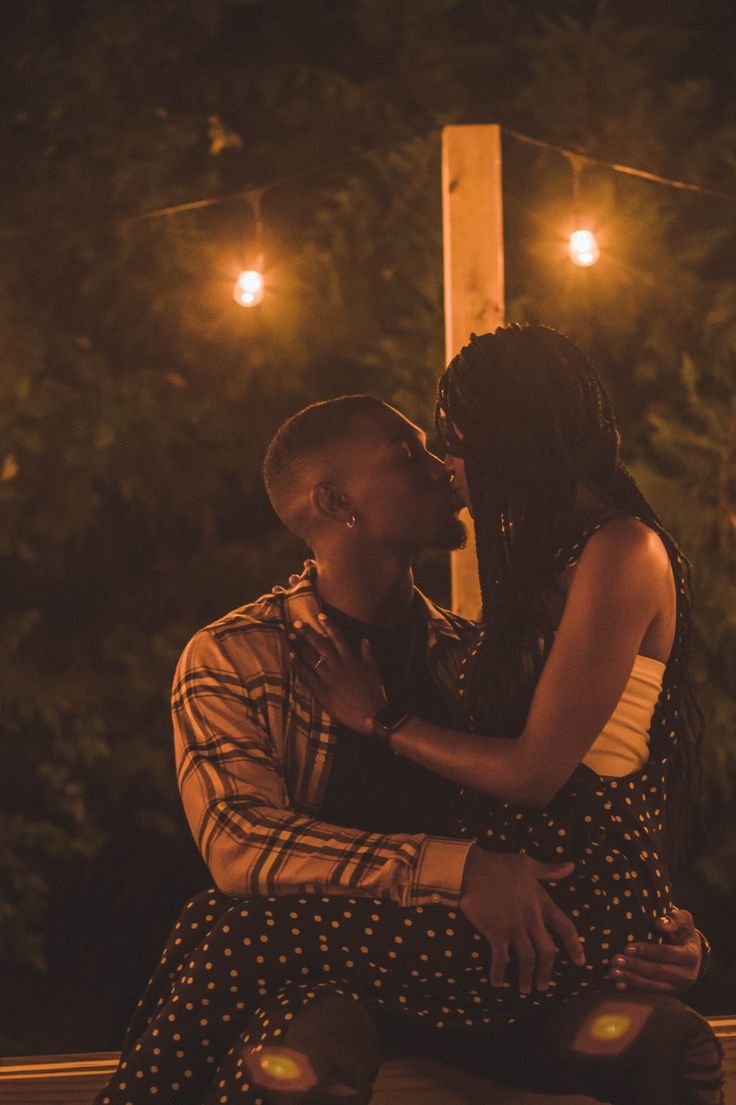 Love Bombing: Everything You Need to Know And Signs to Look Out For ...